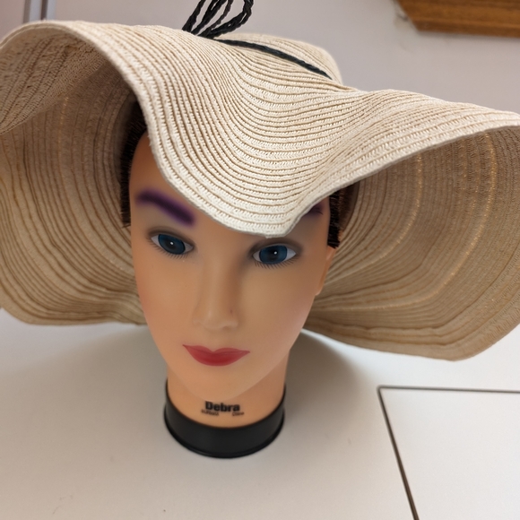Forever 21 | Accessories | Floppy Beach Hat With Beige With Black Band ...